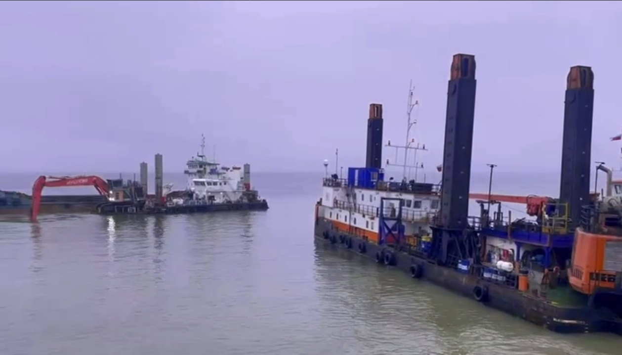 Дноуглубительные работы в акватории Port Favor завершат в конце ...